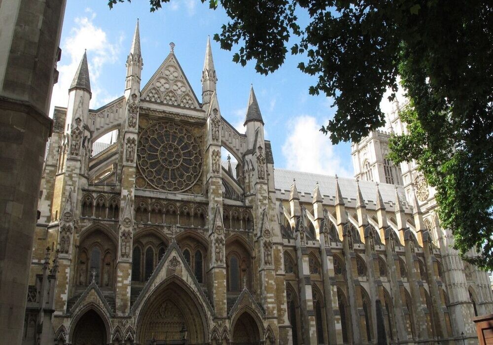 Gothic Architecture: Key Characteristics, History, & Examples 2025